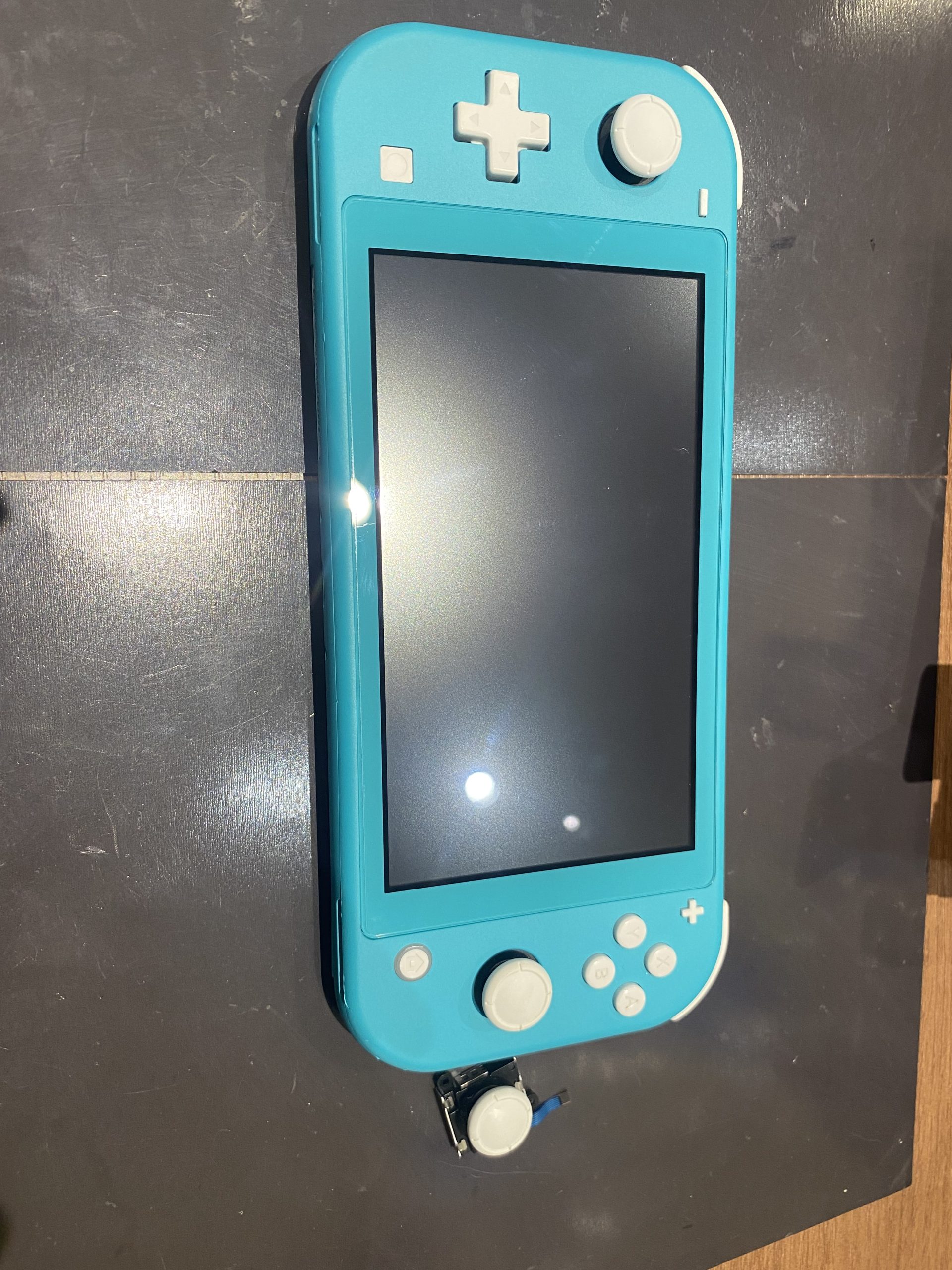 岸和田市からお越しのSwitchLiteのスティック交換修理 | iPhone修理 スマートクール ららぽーと和泉店